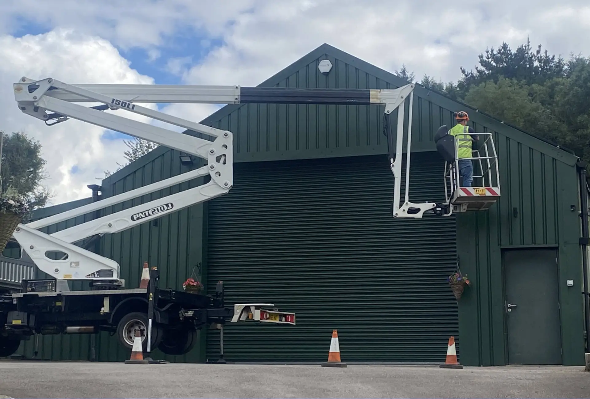 Cherry Picker Hire Services in Macclesfield Cheshire | Reach Access Platforms Ltd | Cherry ...
